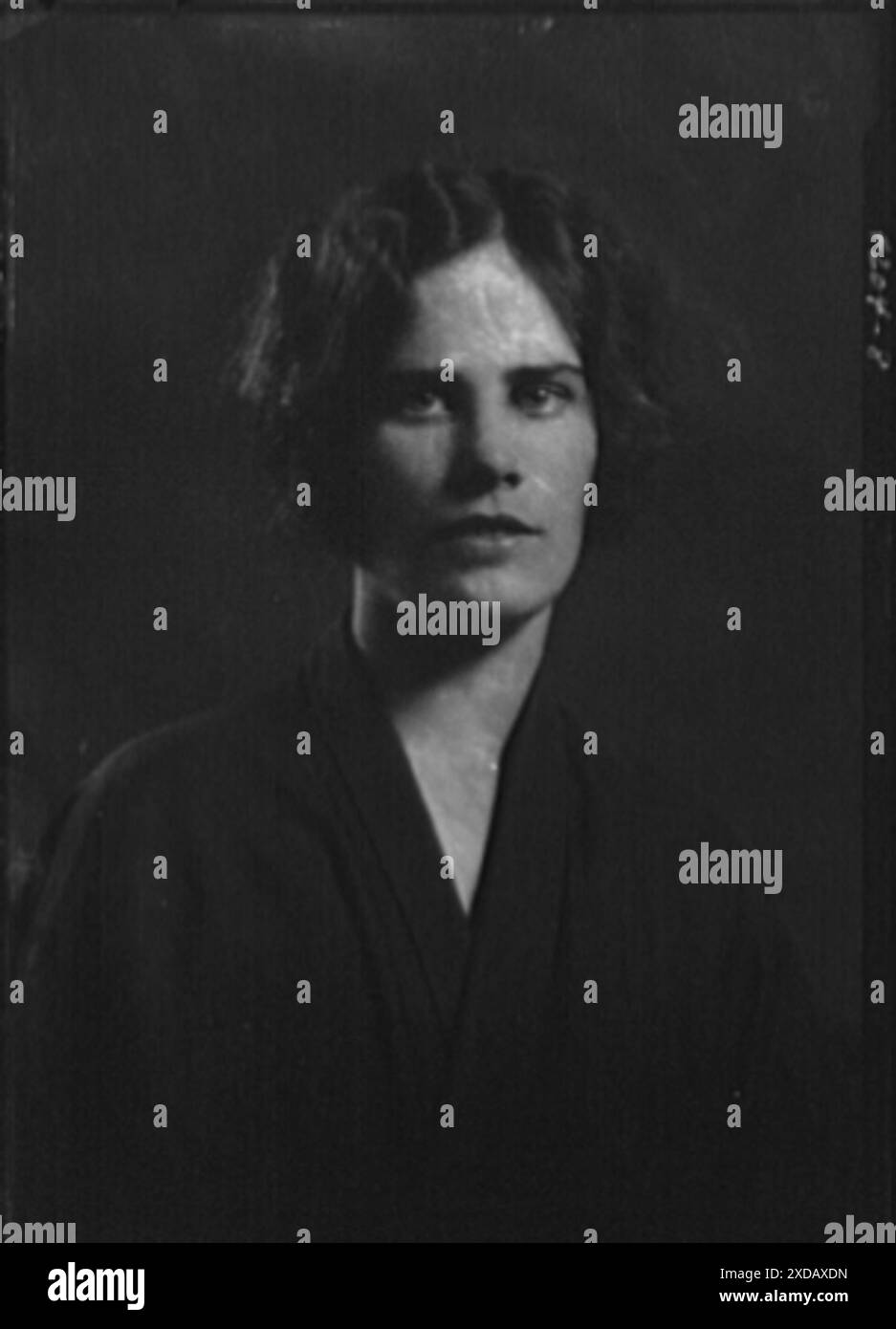 Pillsbury, Mary, Miss, portrait photograph. Genthe photograph ...