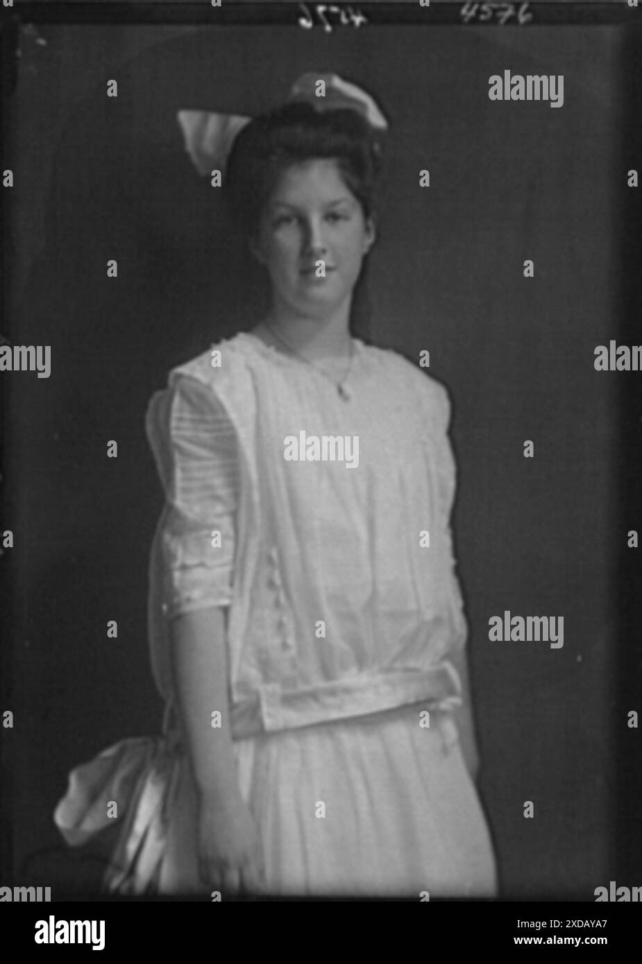 Casserly, Cecily, Miss, portrait photograph. Genthe photograph ...