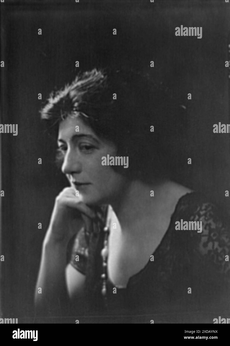 Paul, Dean, Lady, portrait photograph. Genthe photograph collection ...