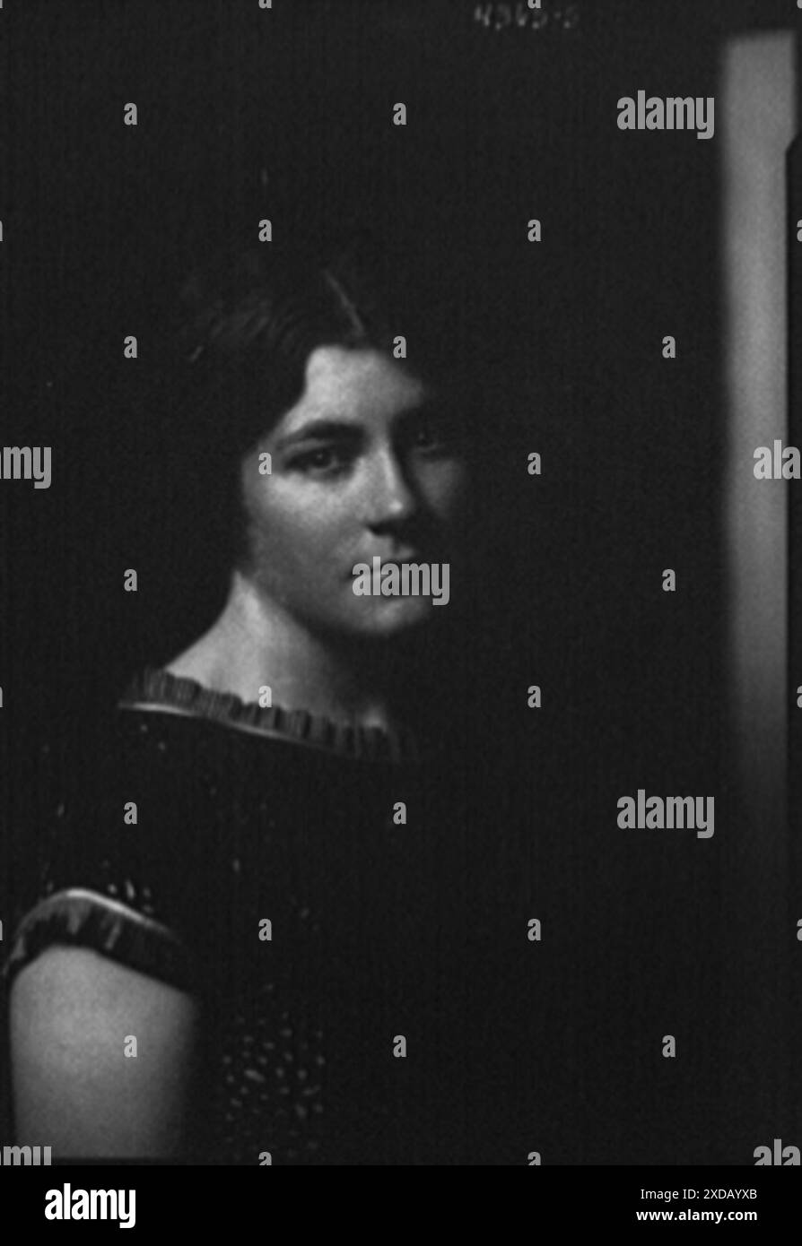 Garrett, Carrie Jones, Miss, portrait photograph. Genthe photograph ...