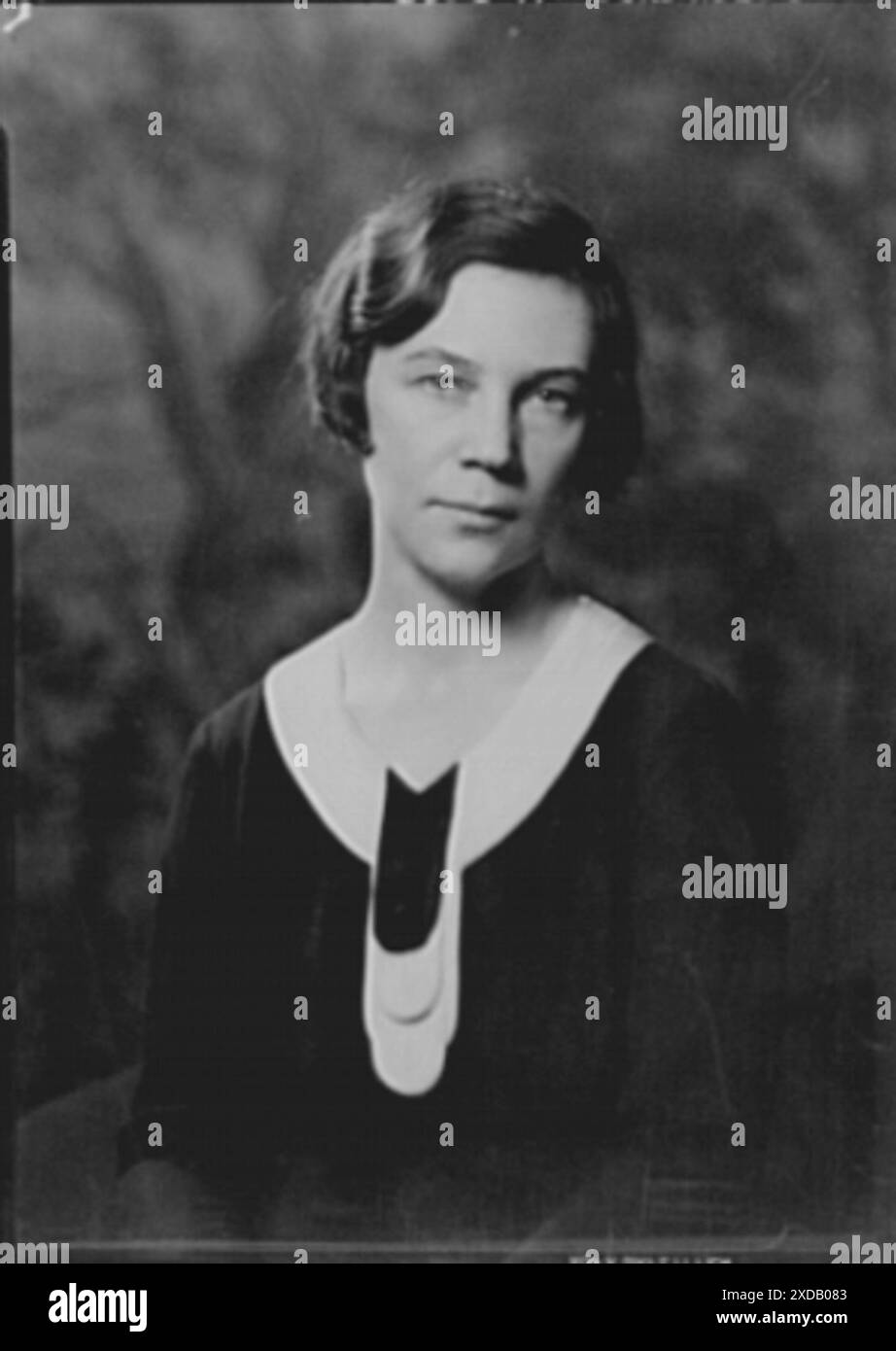 Thompson, Juliet, Miss, portrait photograph. Genthe photograph ...