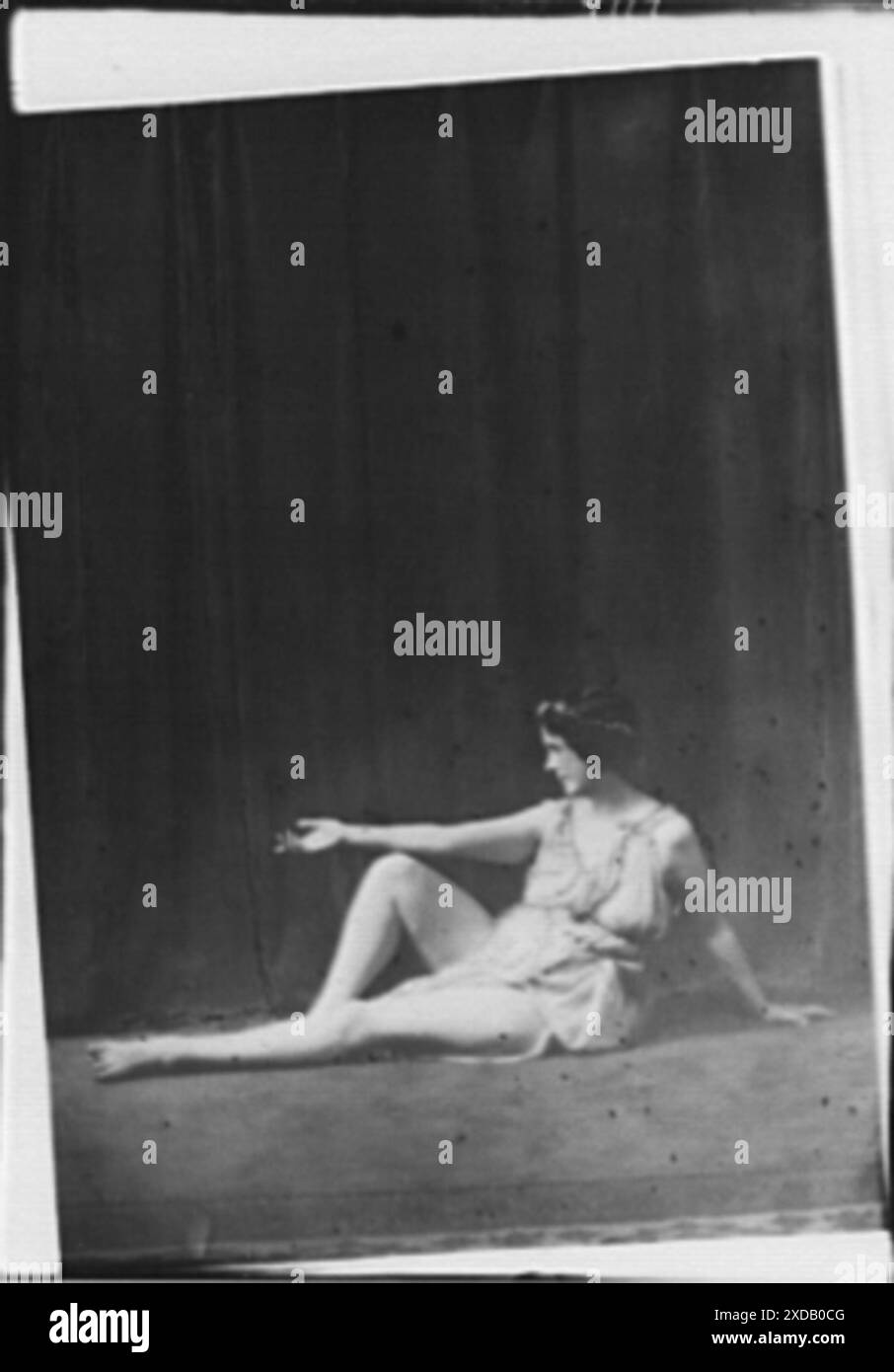 Isadora duncan dancers performances hi-res stock photography and images - Alamy