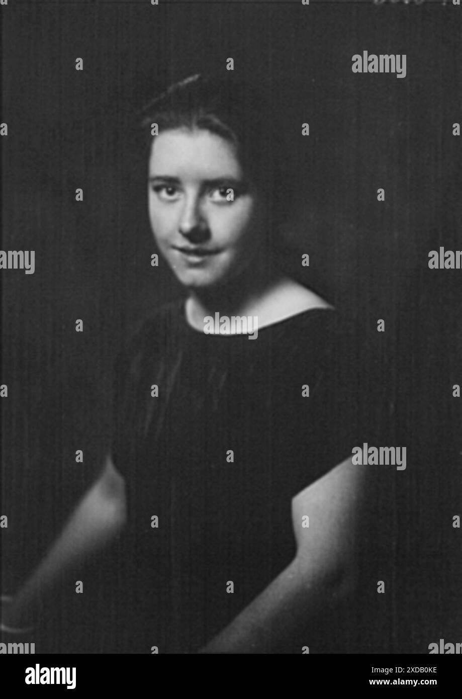 Beard, Mary, Miss, portrait photograph. Genthe photograph collection ...