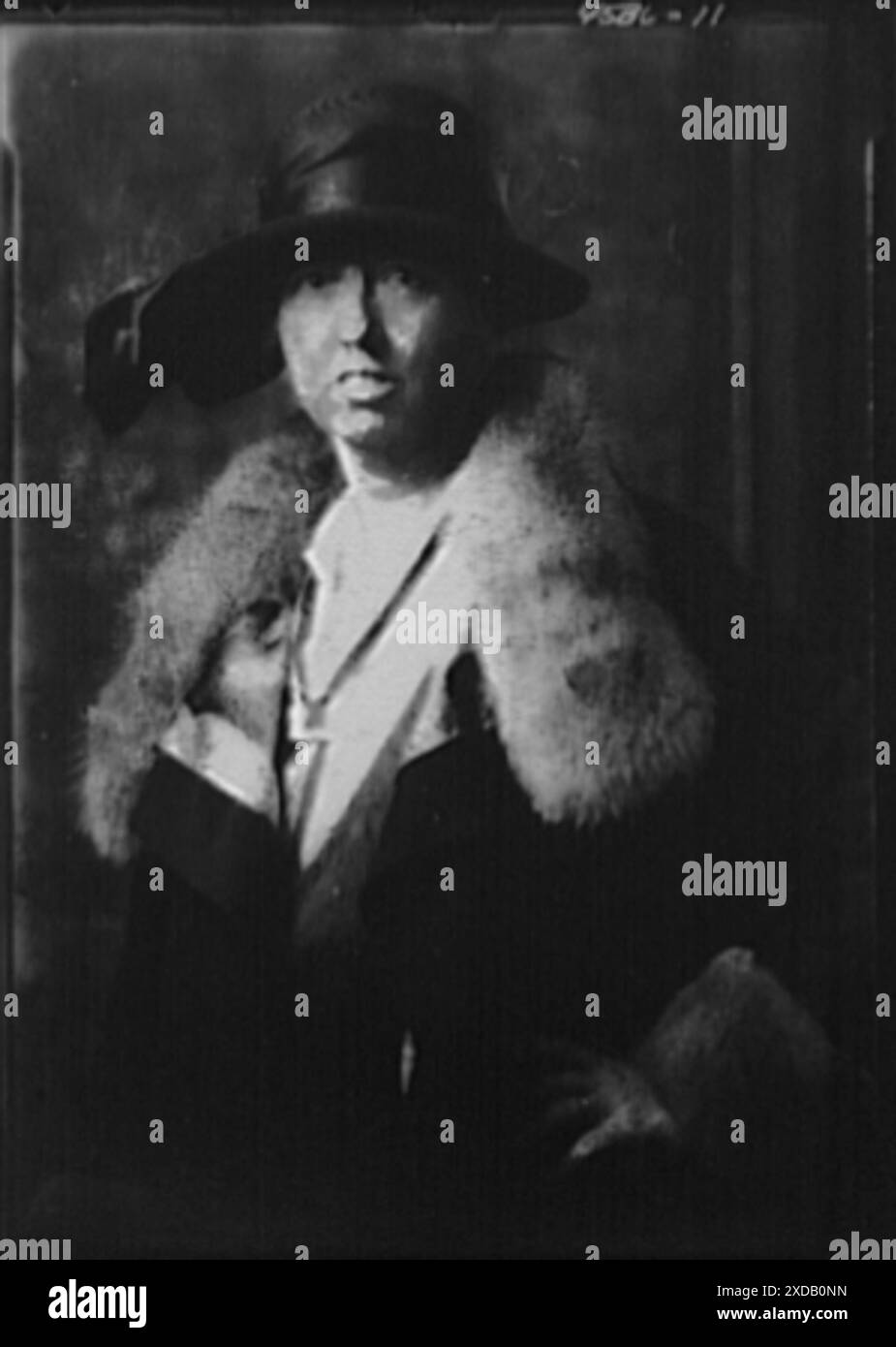 McIntosh, A.L., Mrs., portrait photograph. Genthe photograph collection ...