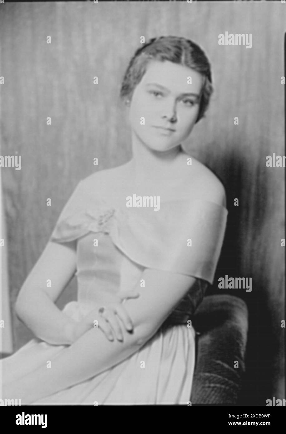 Jacobsen, Ellen, Miss, portrait photograph. Genthe photograph ...