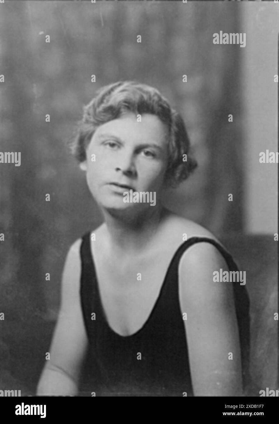 Steers, L.A., Mrs., portrait photograph. Genthe photograph collection ...