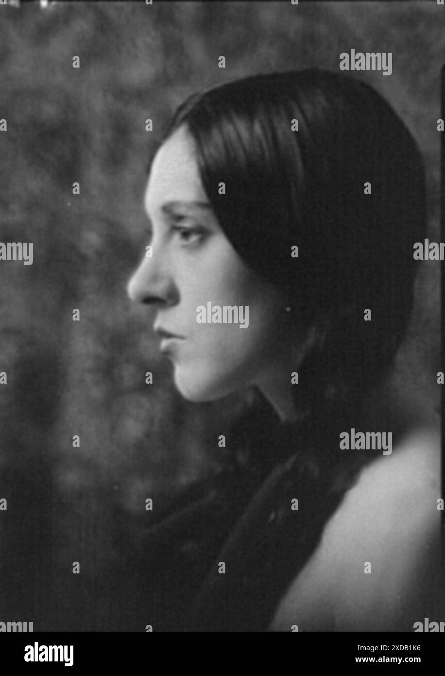 Roberts, Rene, Miss, portrait photograph. Genthe photograph collection ...