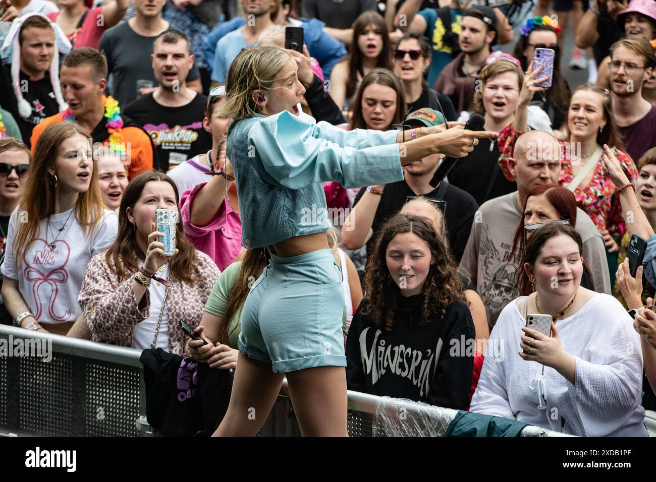 LANDGRAAF - The Norwegian singer-songwriter and singer Dagny (Dagny ...