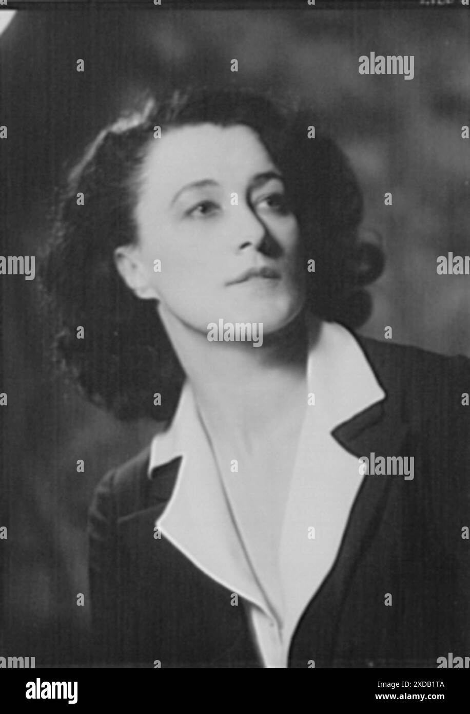Given, Thelma, Miss, portrait photograph. Genthe photograph collection ...