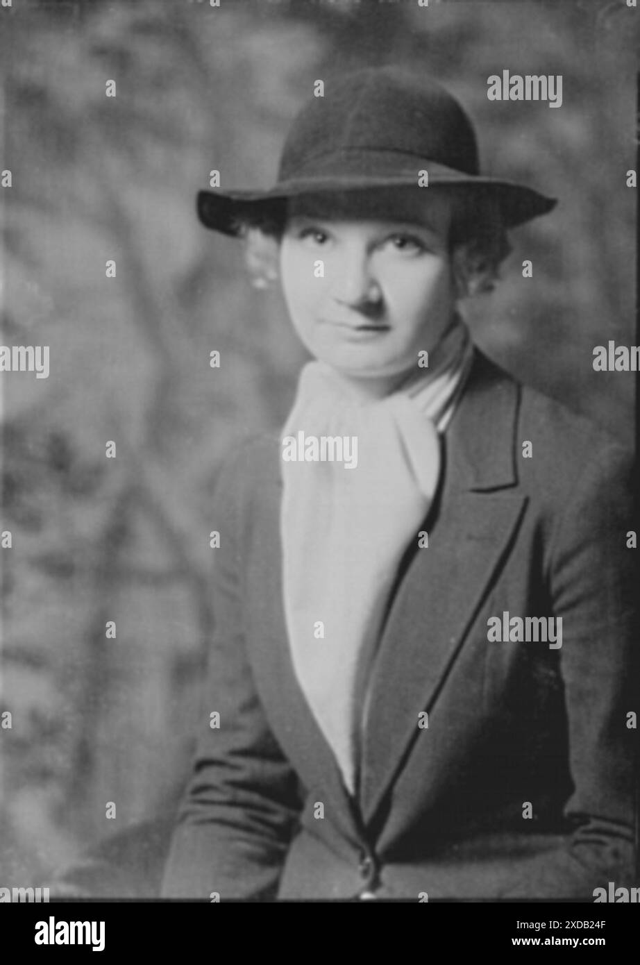 Reed, Mary Allison, portrait photograph. Genthe photograph collection ...