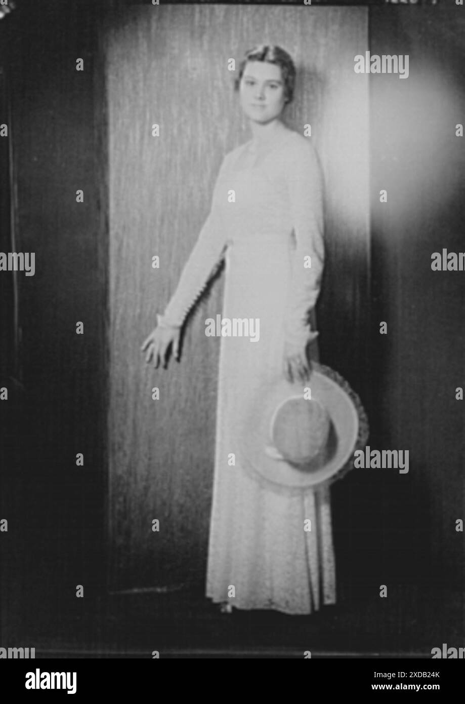 Jacobsen, Ellen, Miss, portrait photograph. Genthe photograph ...