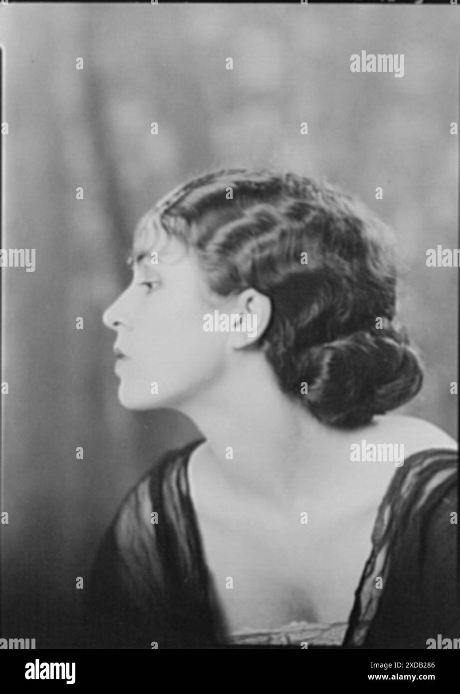 Moore, Erin O'Brien, Miss, portrait photograph. Genthe photograph ...