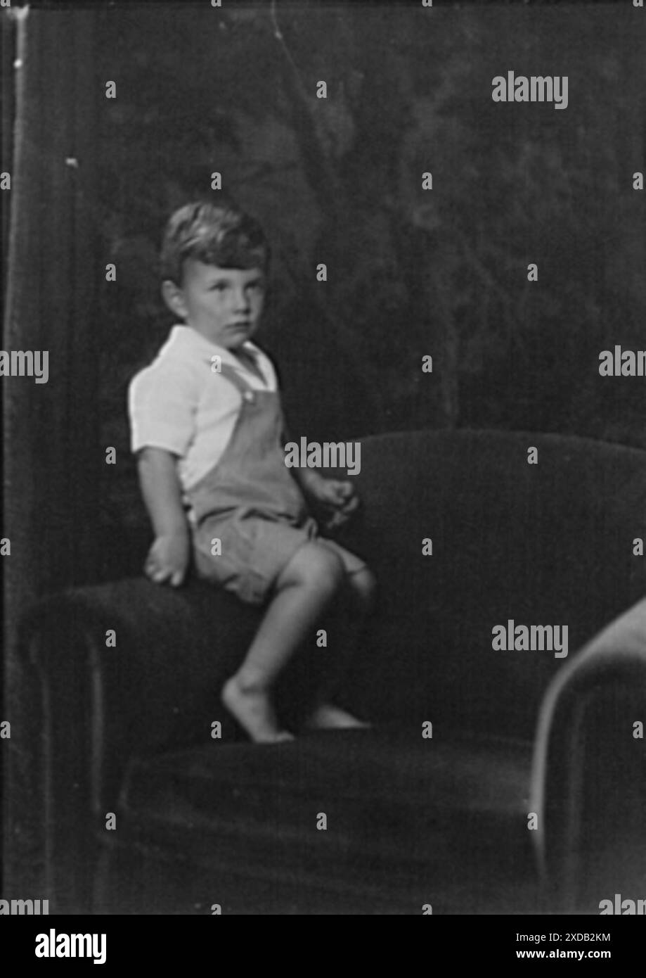 Ewing, Sherman, Mrs., son of, portrait photograph. Genthe photograph ...