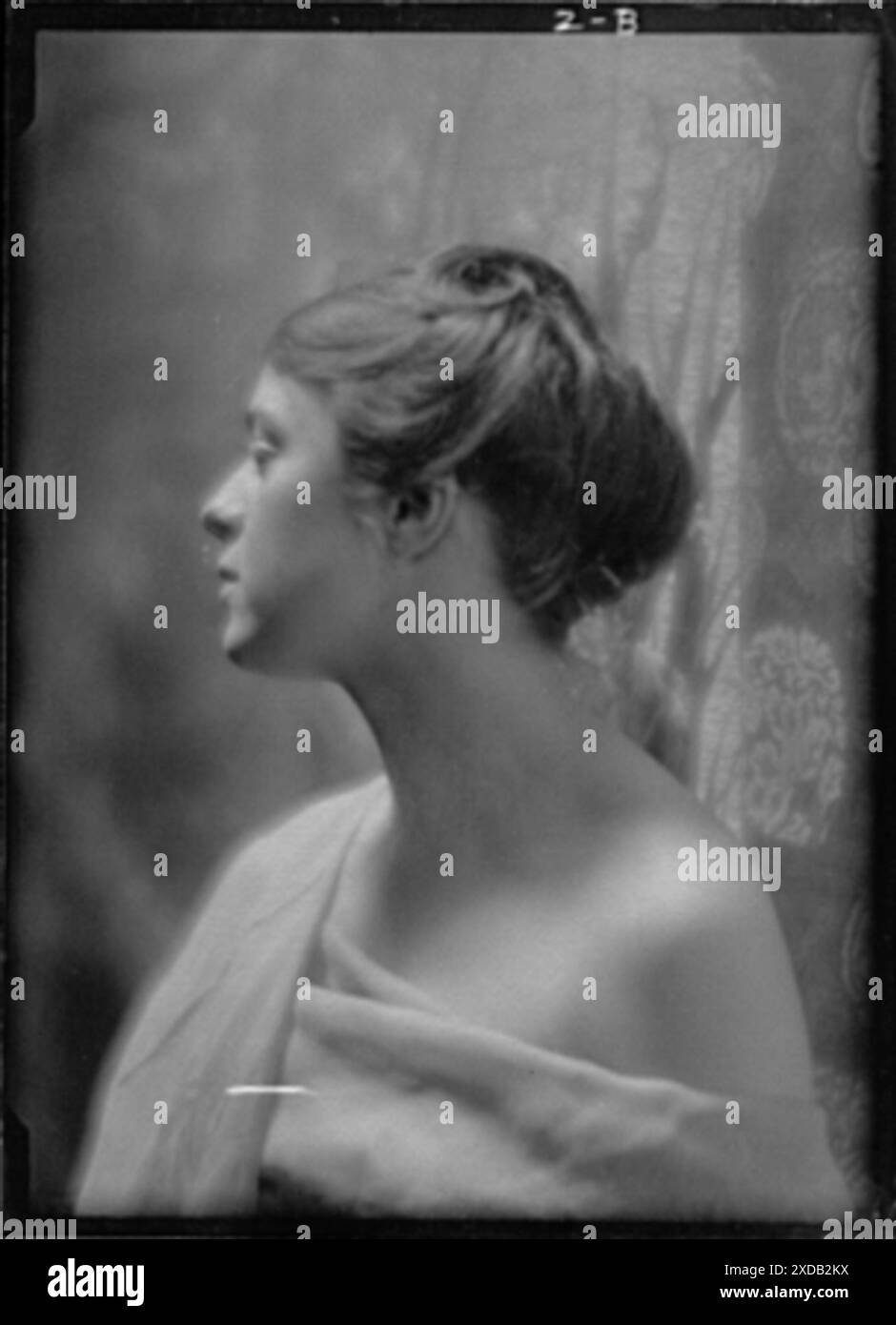 Poole, E., Miss, portrait photograph. Genthe photograph collection ...