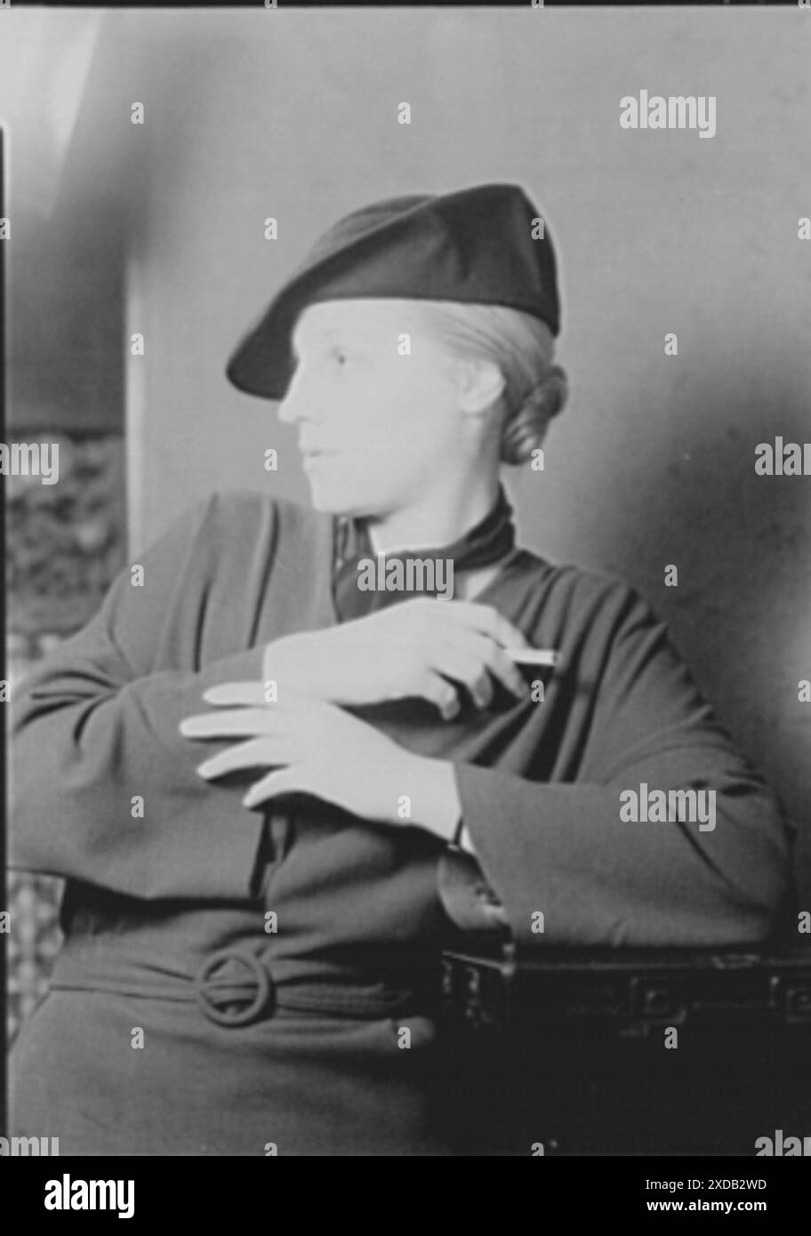 Ford, Elsie, Miss, portrait photograph. Genthe photograph collection ...