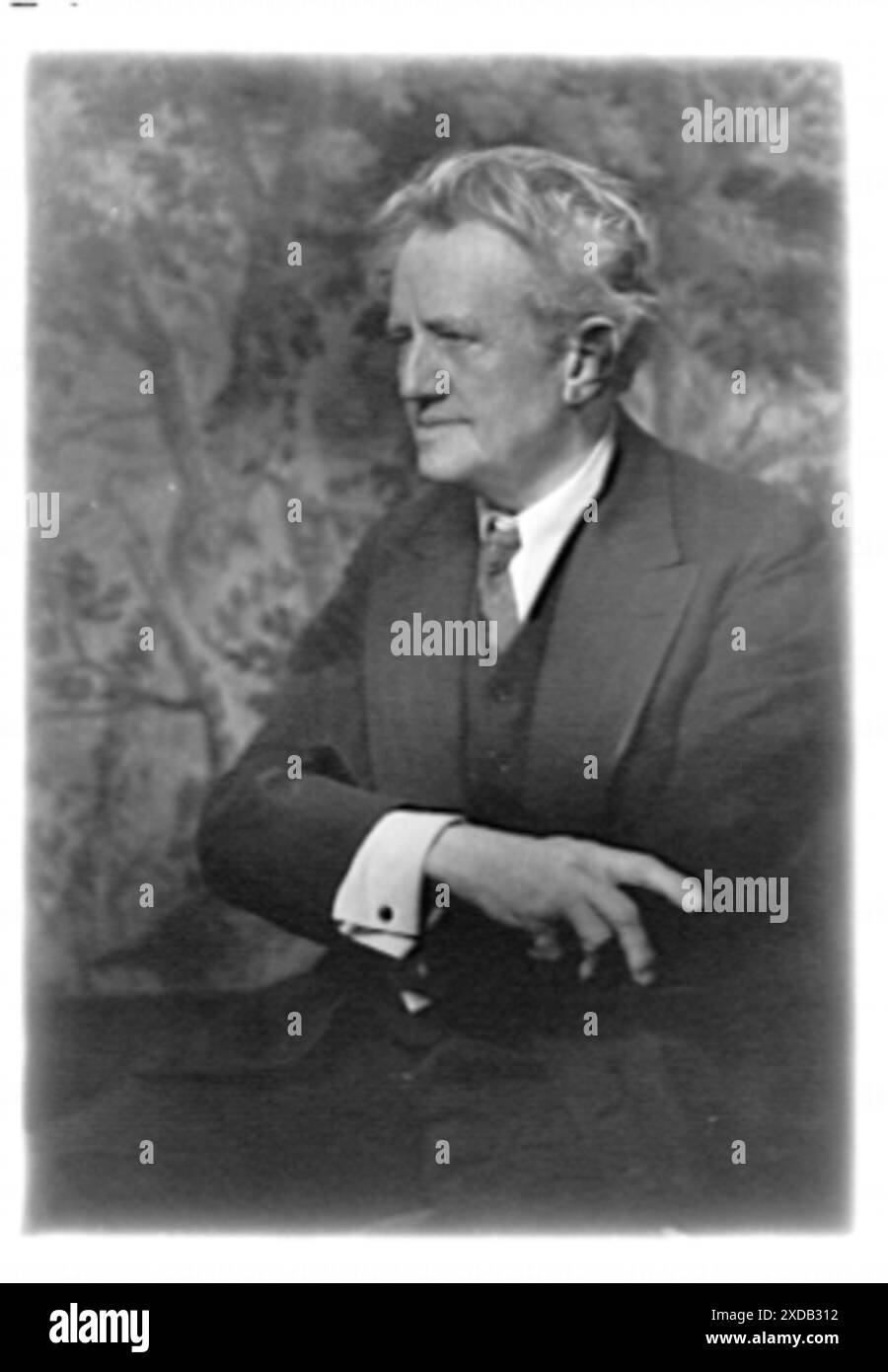 Portrait photograph of Arnold Genthe. Genthe photograph collection ...