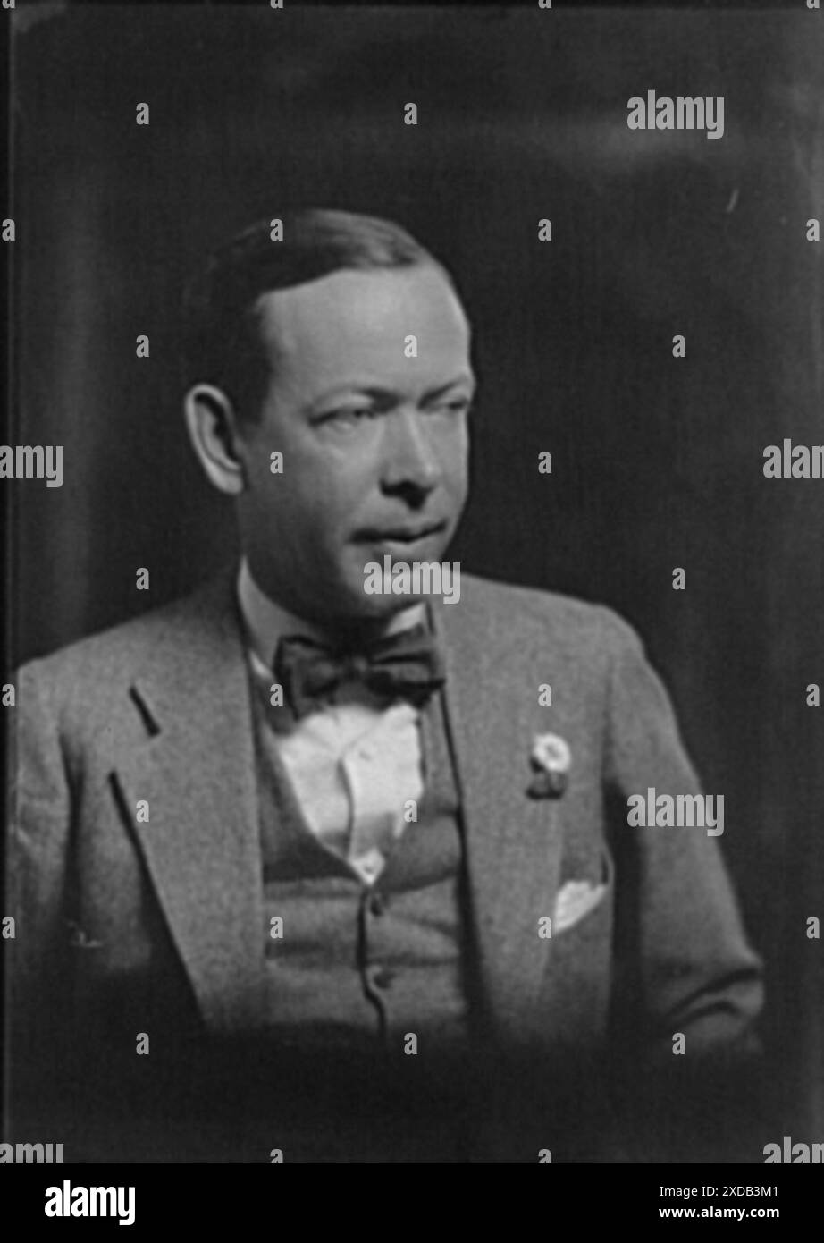 Craven, Frank, Mr., portrait photograph. Genthe photograph collection ...