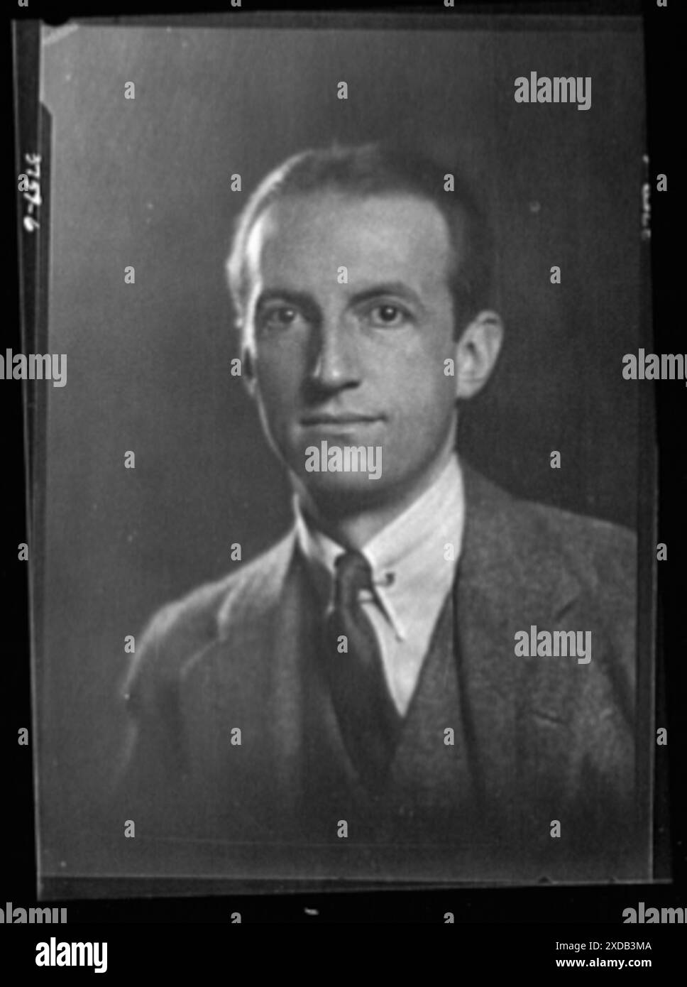 Elliott, John, Mr., portrait photograph. Genthe photograph collection ...