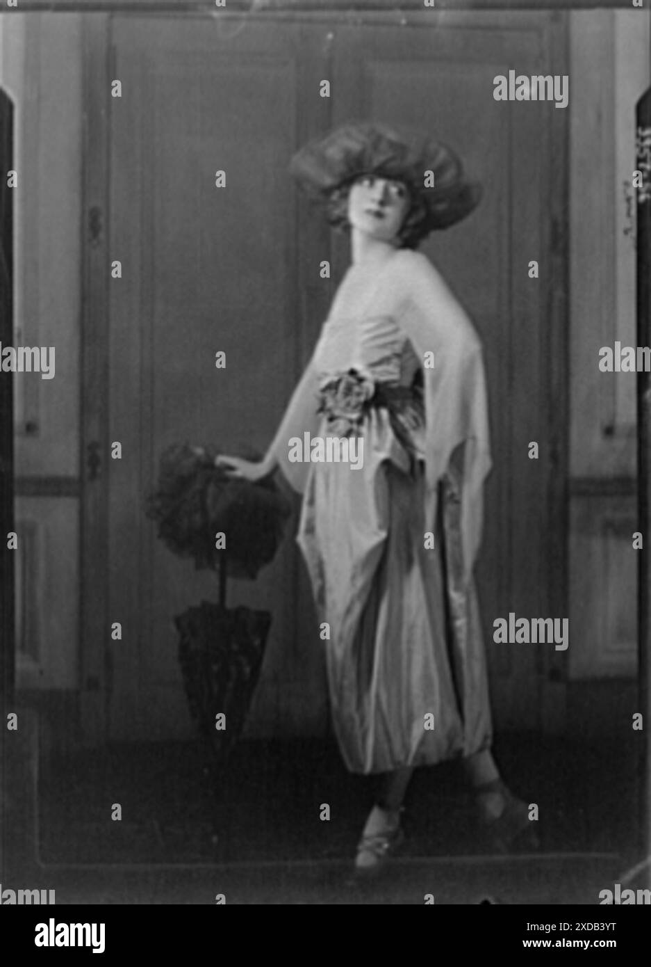 Cast members and scenes from the play Famous Mrs. Fair by James Forbes ...