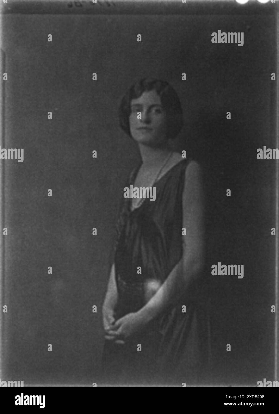 Cowles, Cecil, Miss, portrait photograph. Genthe photograph collection ...