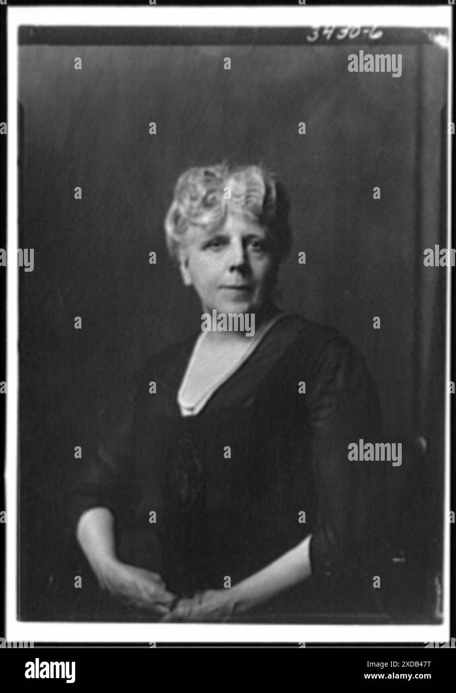 Elliott, Henry, Mrs., portrait photograph. Genthe photograph collection Stock Photo - Alamy