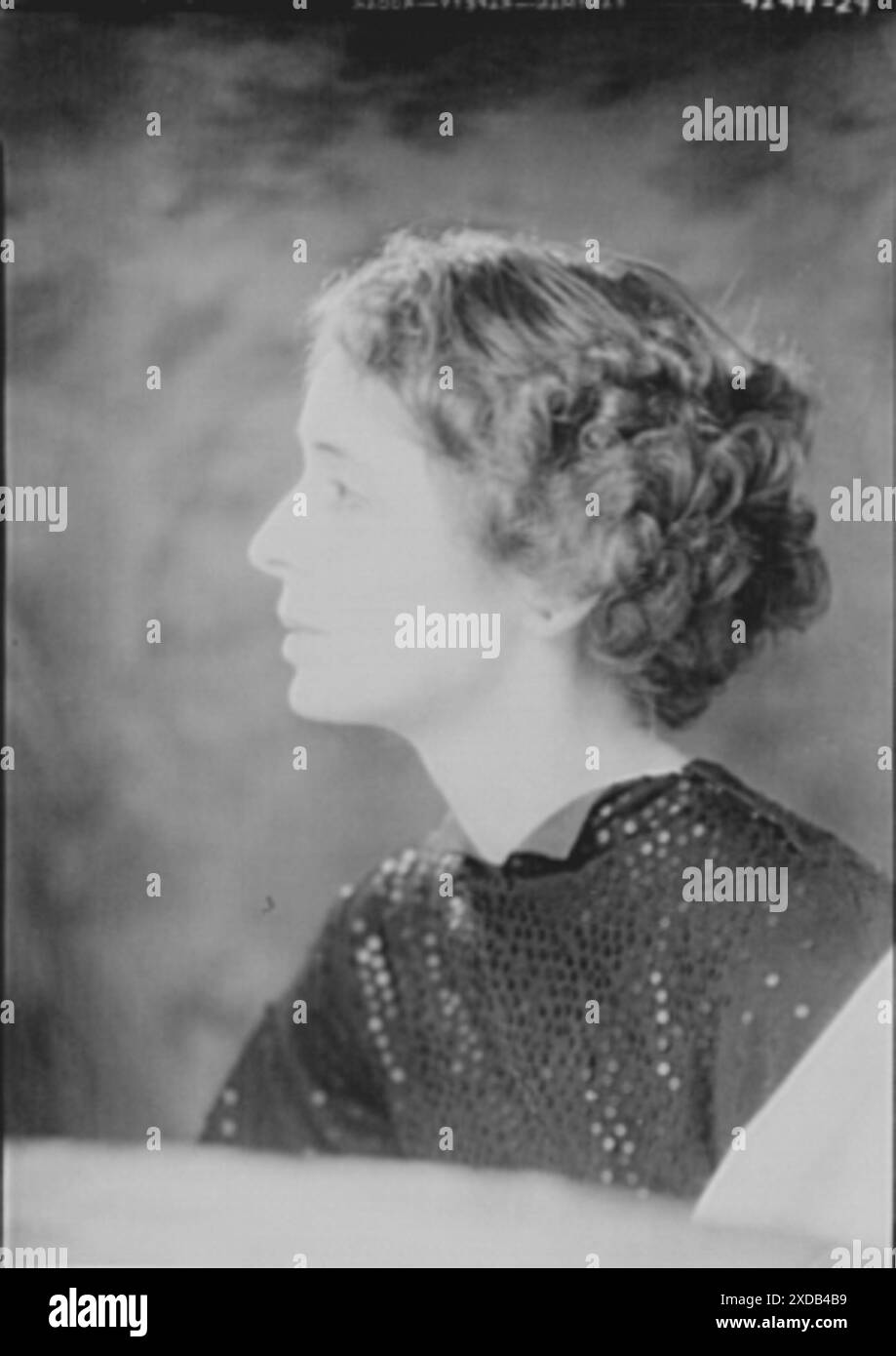 Bell, Cornelia Clampett, portrait photograph. Genthe photograph ...