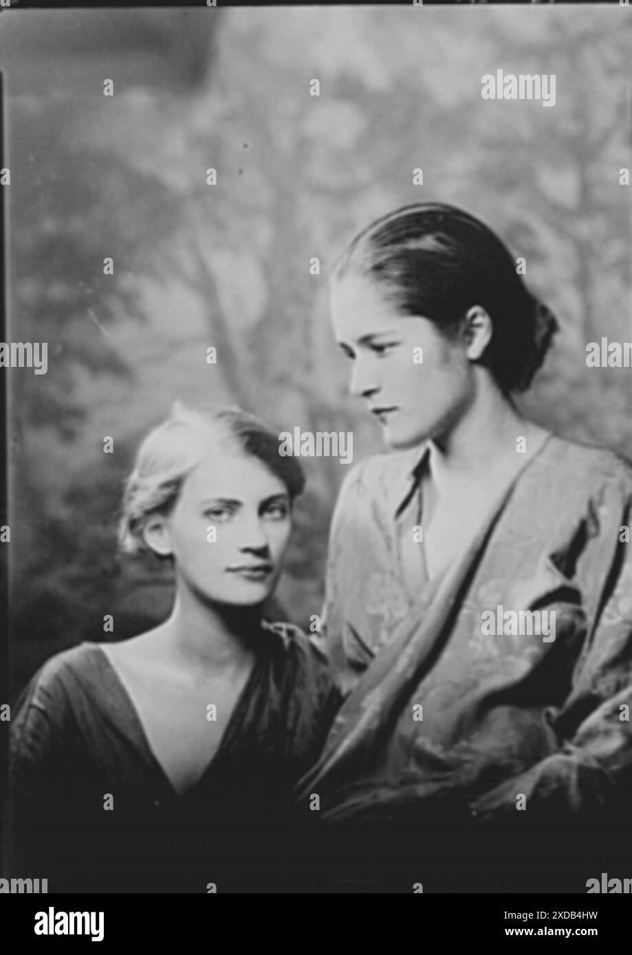 Miller, Elizabeth, Miss, and Miss Ramm, portrait photograph. Genthe ...