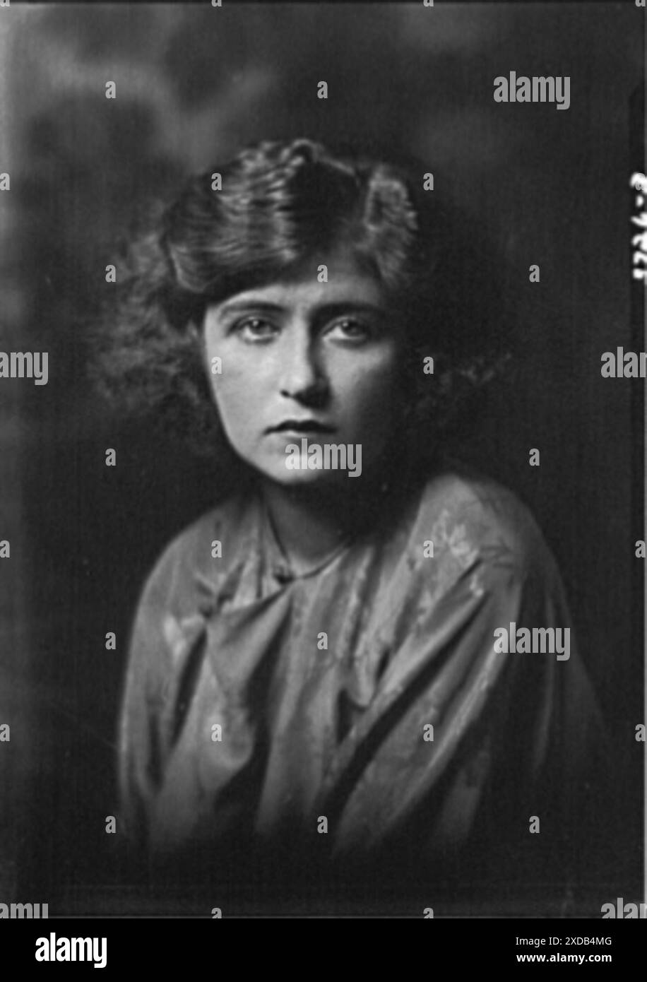 Green, Helen, Miss (Mrs. Gilligan), portrait photograph. Genthe ...