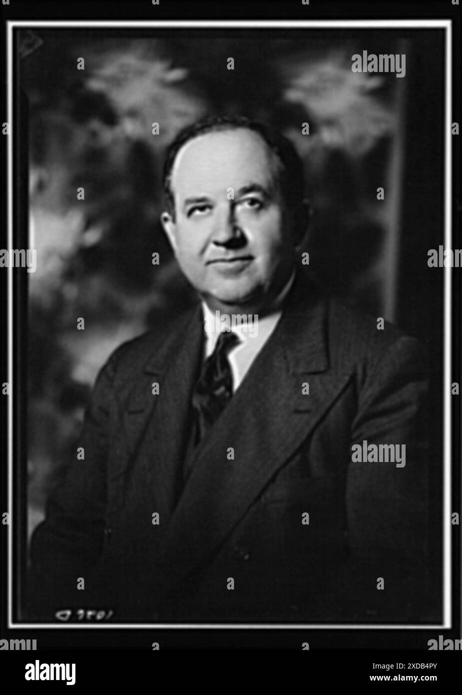 Bruce, Ned, Mr., portrait photograph. Genthe photograph collection ...
