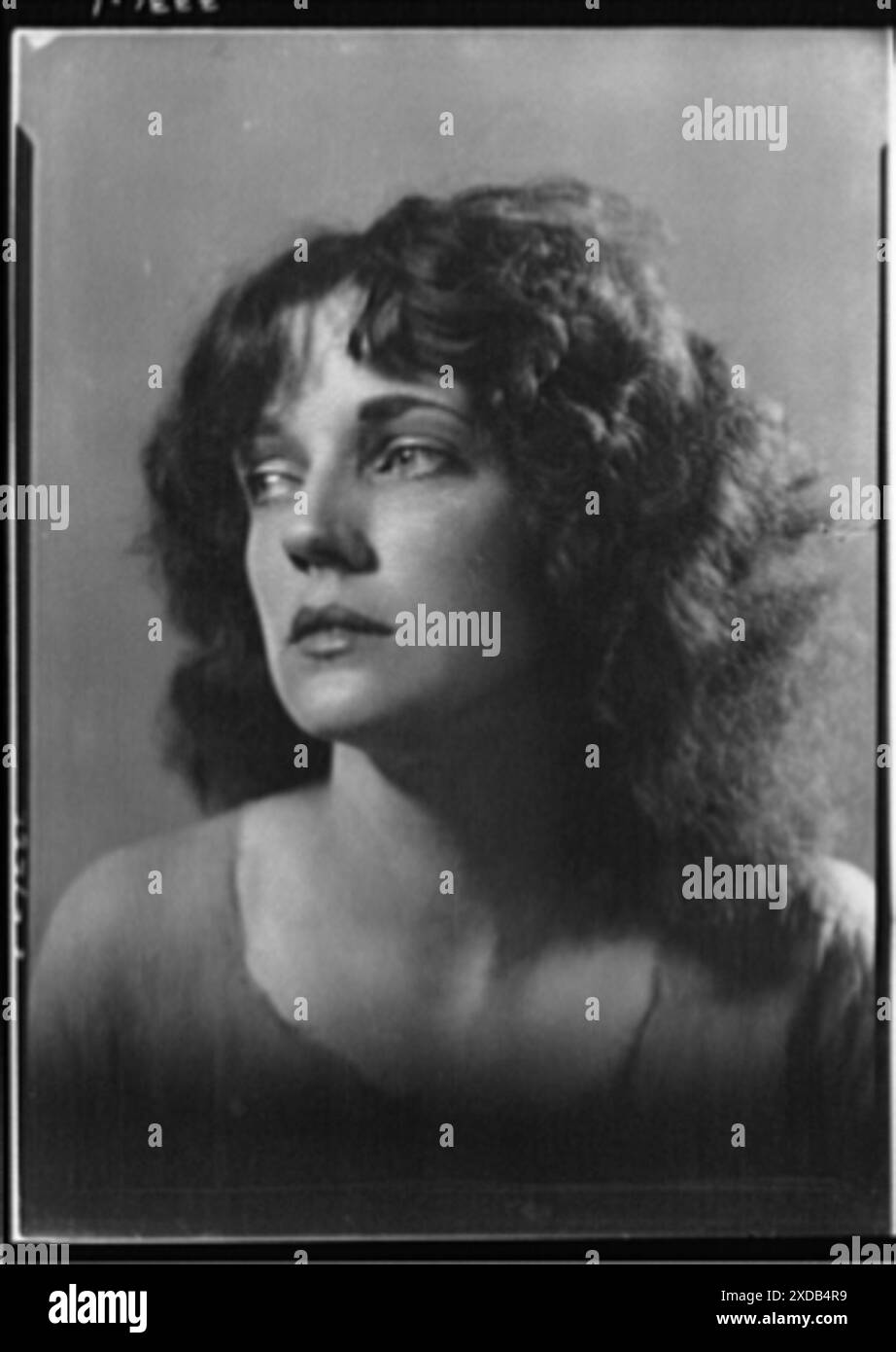 Cushing, Shirley, Miss, portrait photograph. Genthe photograph ...
