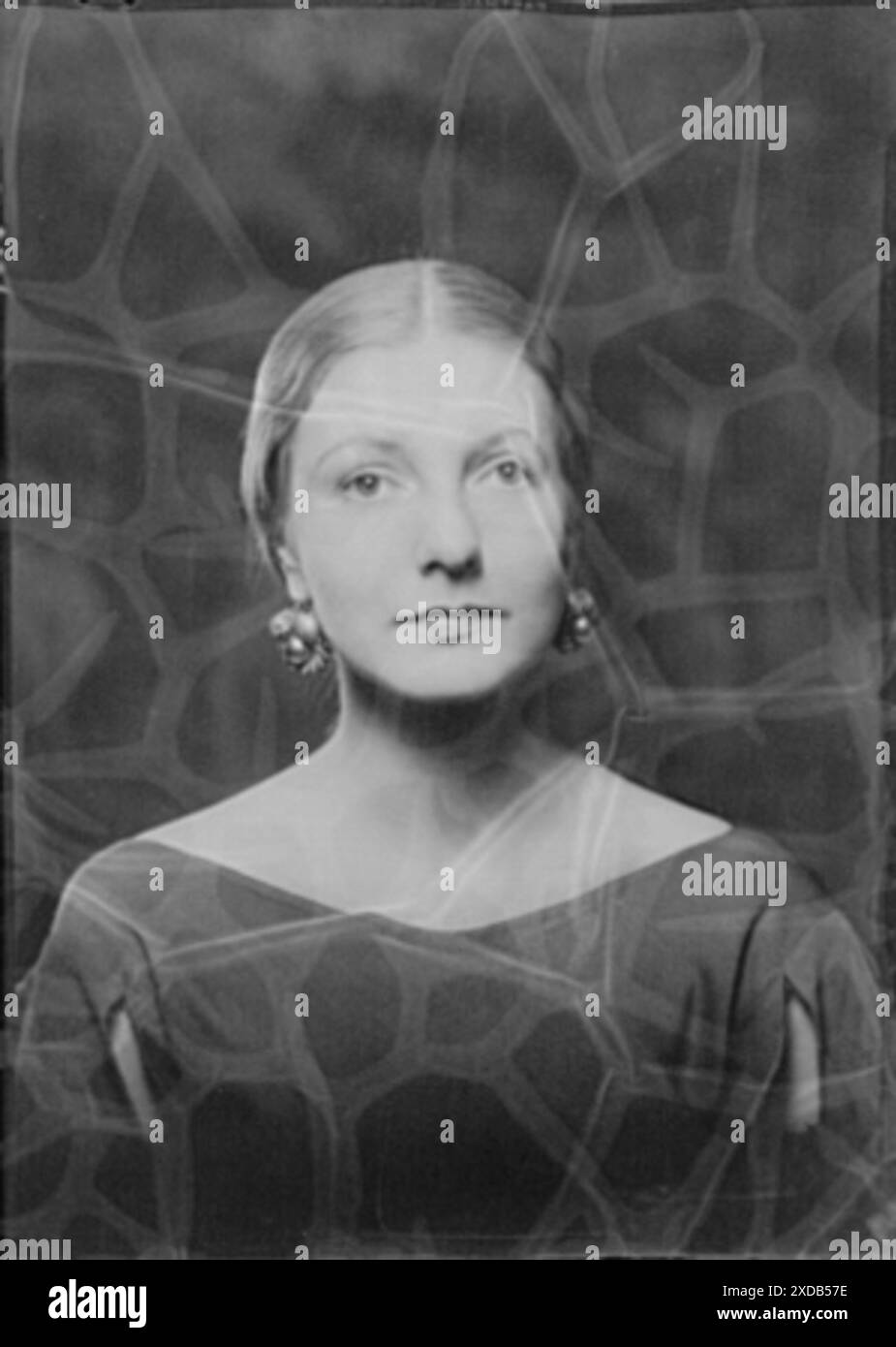 Mason, George Grant, Jr., Mrs., portrait photograph. Genthe photograph ...