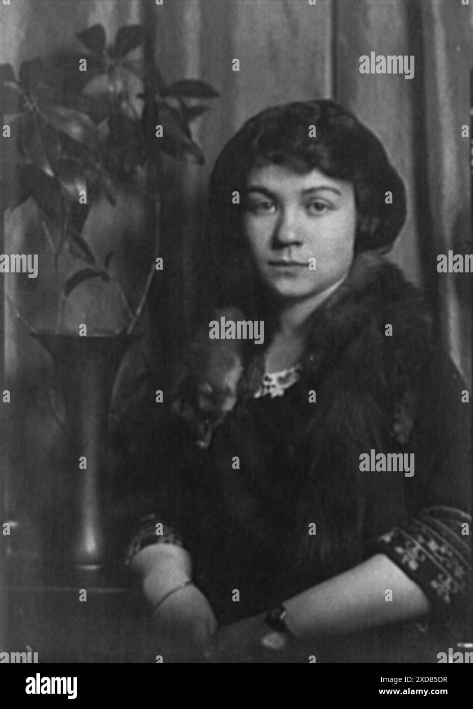 Martin, Miss, portrait photograph. Genthe photograph collection Stock ...