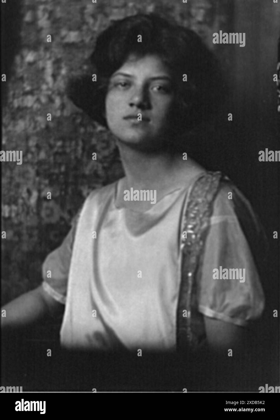 Hammond, Alice, Miss, portrait photograph. Genthe photograph collection ...
