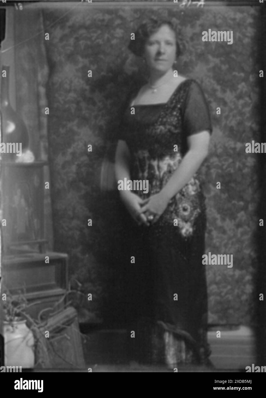Stern, Arthur, Mrs., portrait photograph. Genthe photograph collection ...