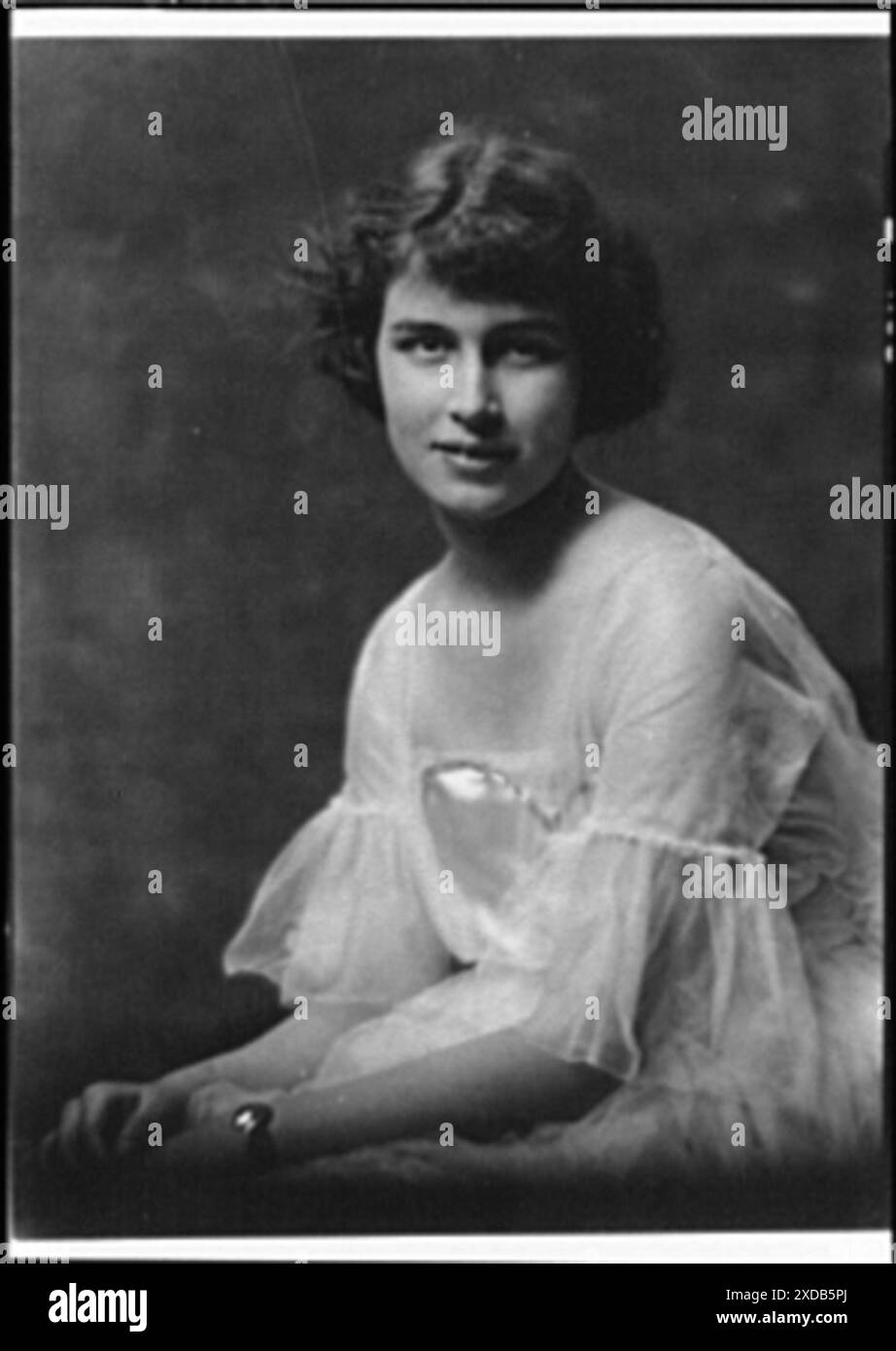 Spencer, Mary, Miss, portrait photograph. Genthe photograph collection ...