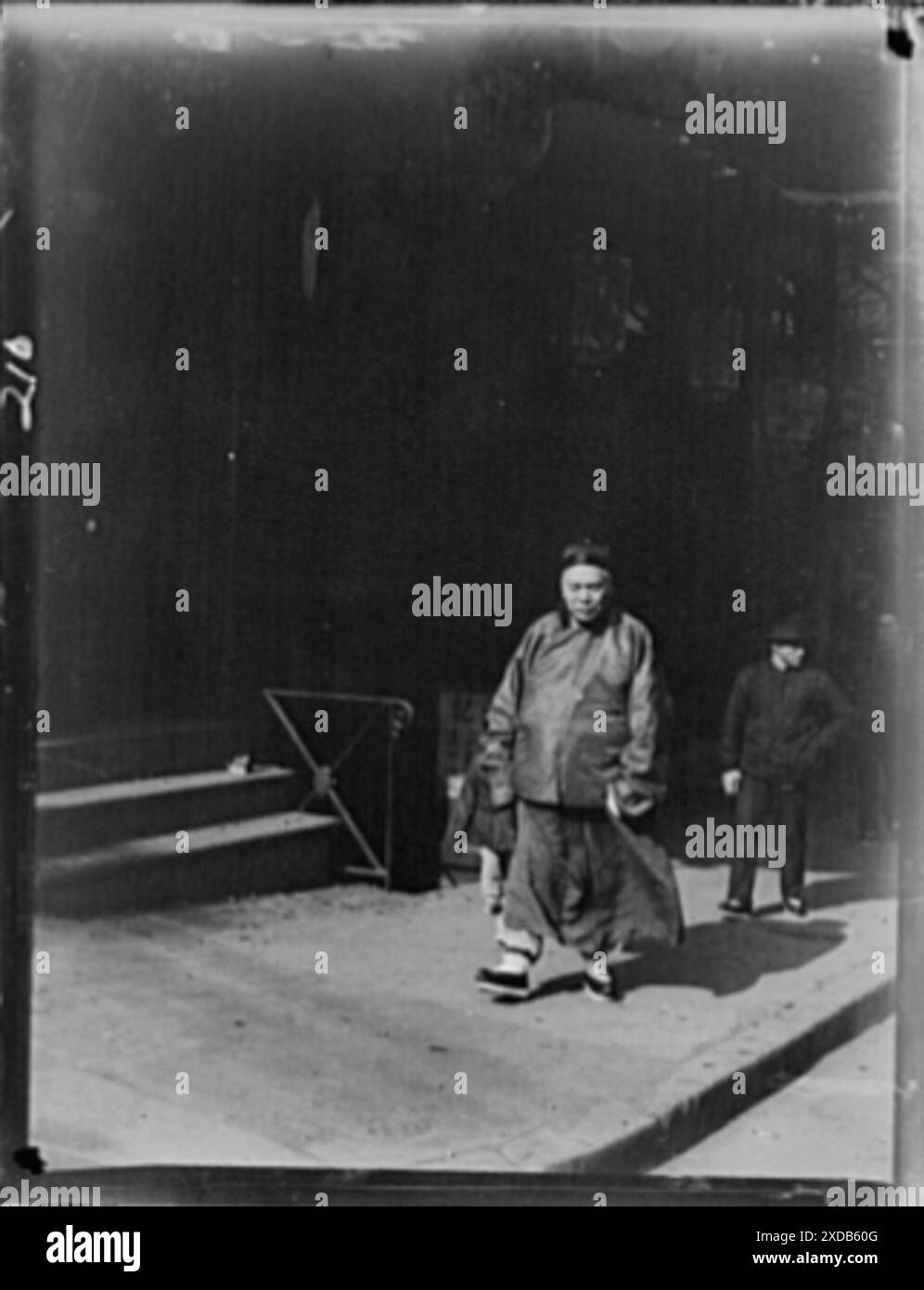 Merchant and bodyguard, Chinatown, San Francisco. Genthe photograph ...