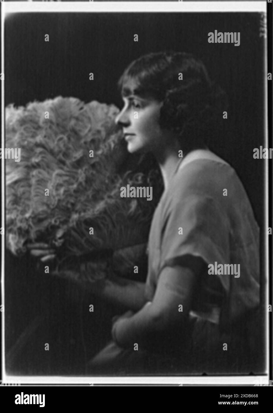 Sears, Marion, Miss, portrait photograph. Genthe photograph collection ...