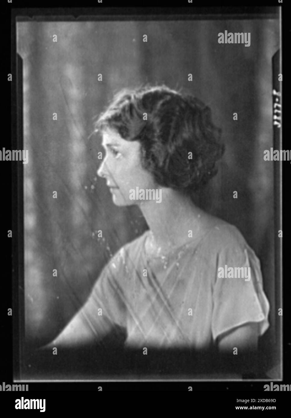 Lake, H.D., Mrs., portrait photograph. Genthe photograph collection ...