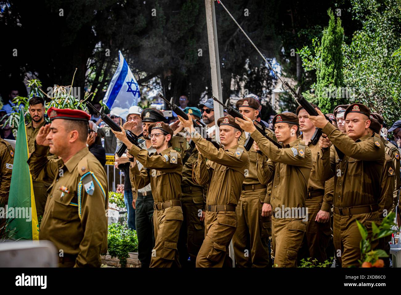 Israel soldier funeral hi-res stock photography and images - Alamy