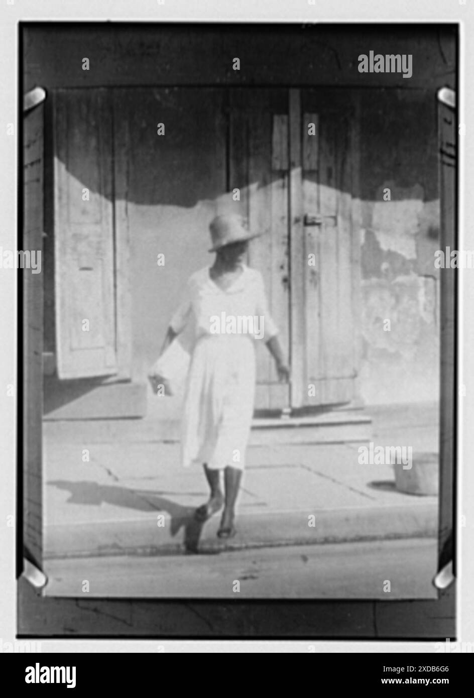 Quadroon belle, New Orleans. Genthe photograph collection Stock Photo ...