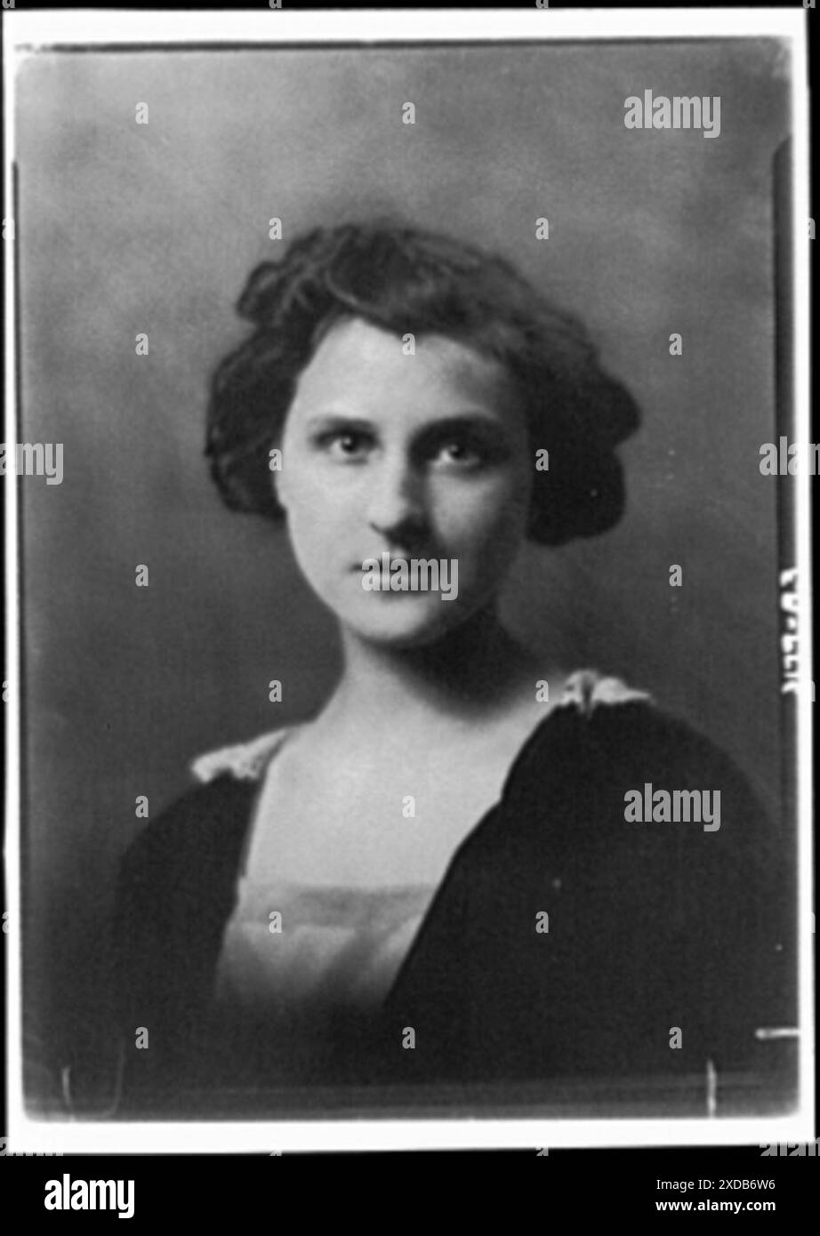 Johnson, Amelia, Miss, portrait photograph. Genthe photograph ...