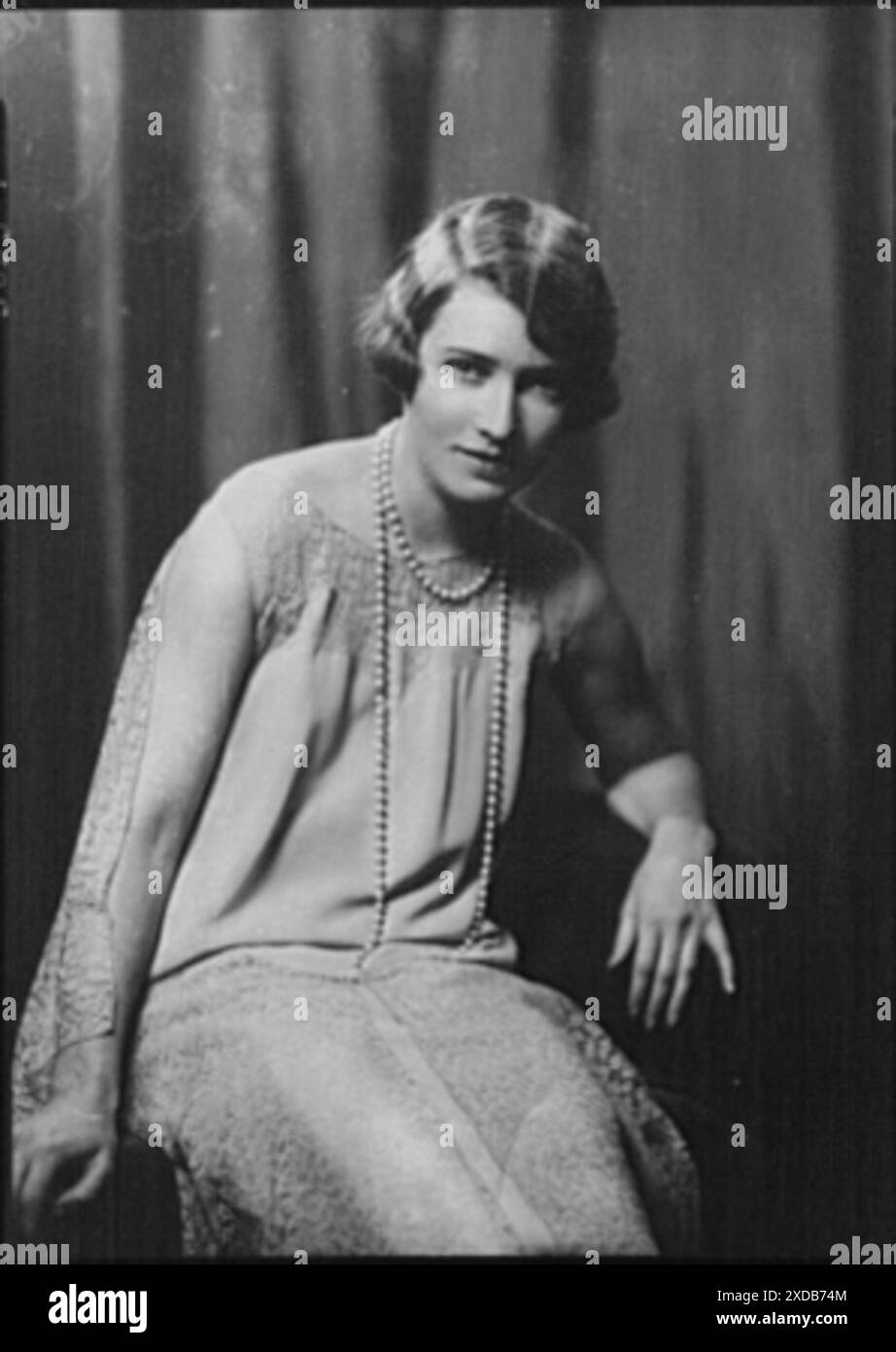 Shearn, Edith Petty, Miss, portrait photograph. Genthe photograph ...