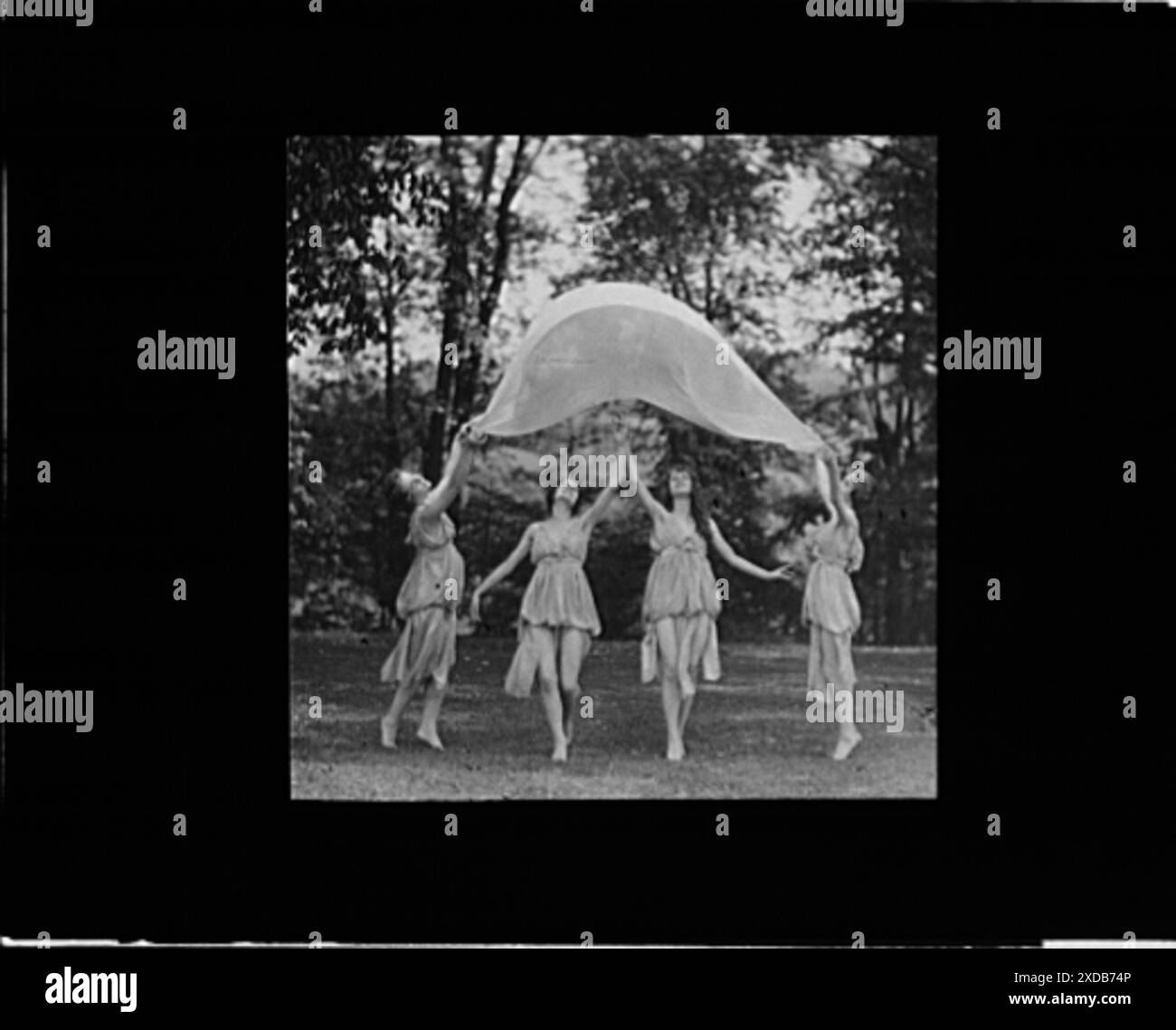 Isadora Duncan dancers. Genthe photograph collection Stock Photo - Alamy