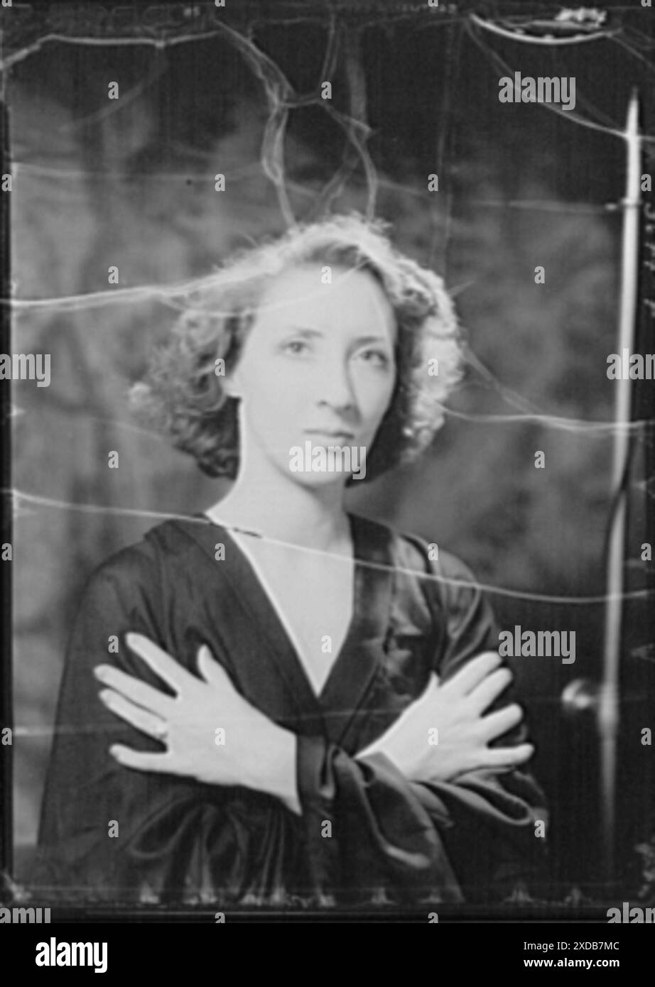 O'Malley, Ruth Power, portrait photograph. Genthe photograph collection ...