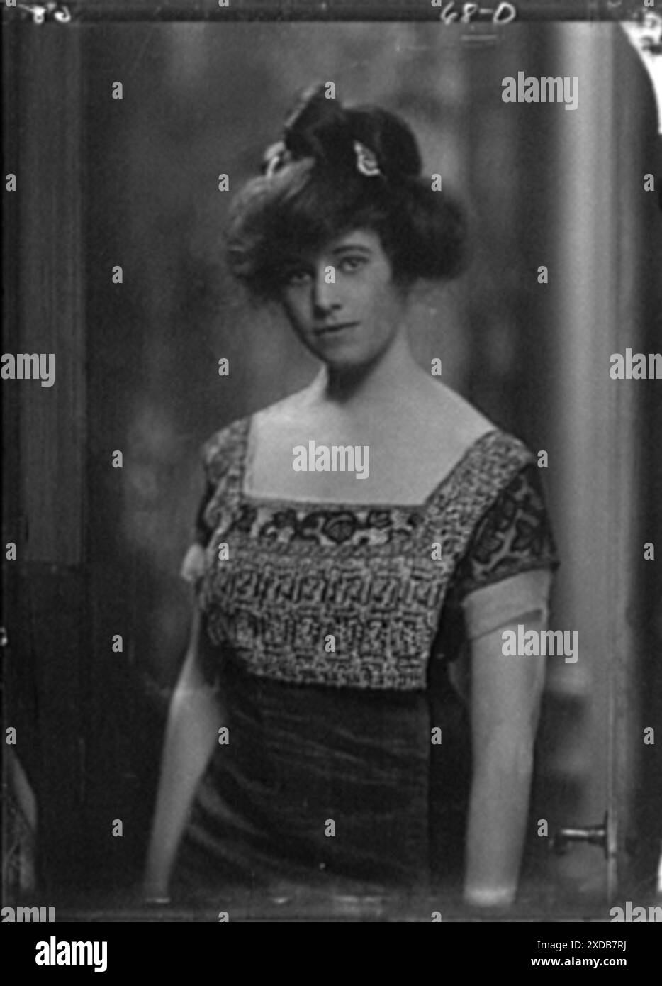 Oakley, Kathryn, Miss, portrait photograph. Genthe photograph ...