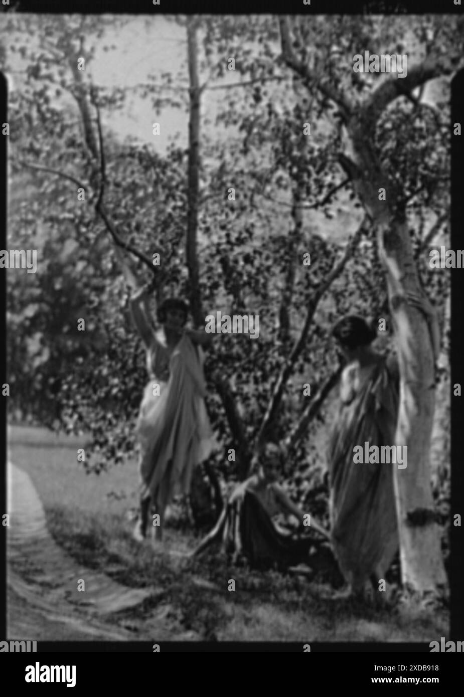 Isadora Duncan dancers. Genthe photograph collection Stock Photo - Alamy