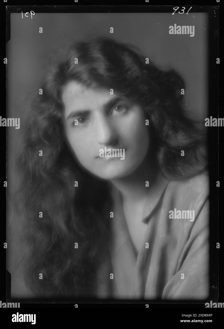 Reiss, Miss, portrait photograph. Genthe photograph collection Stock ...