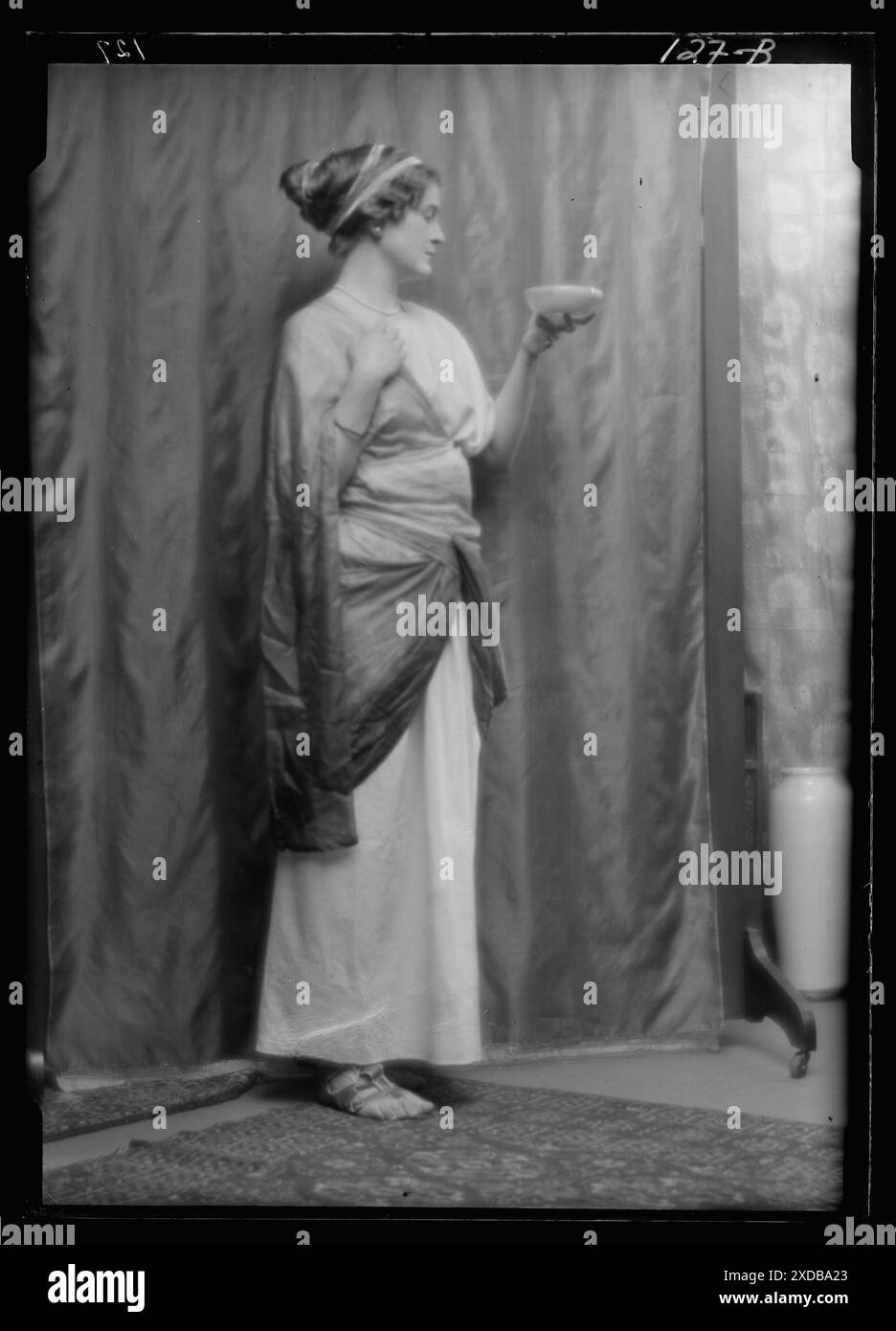 Montgomery, Margaret Phelps, Miss, portrait photograph. Genthe ...