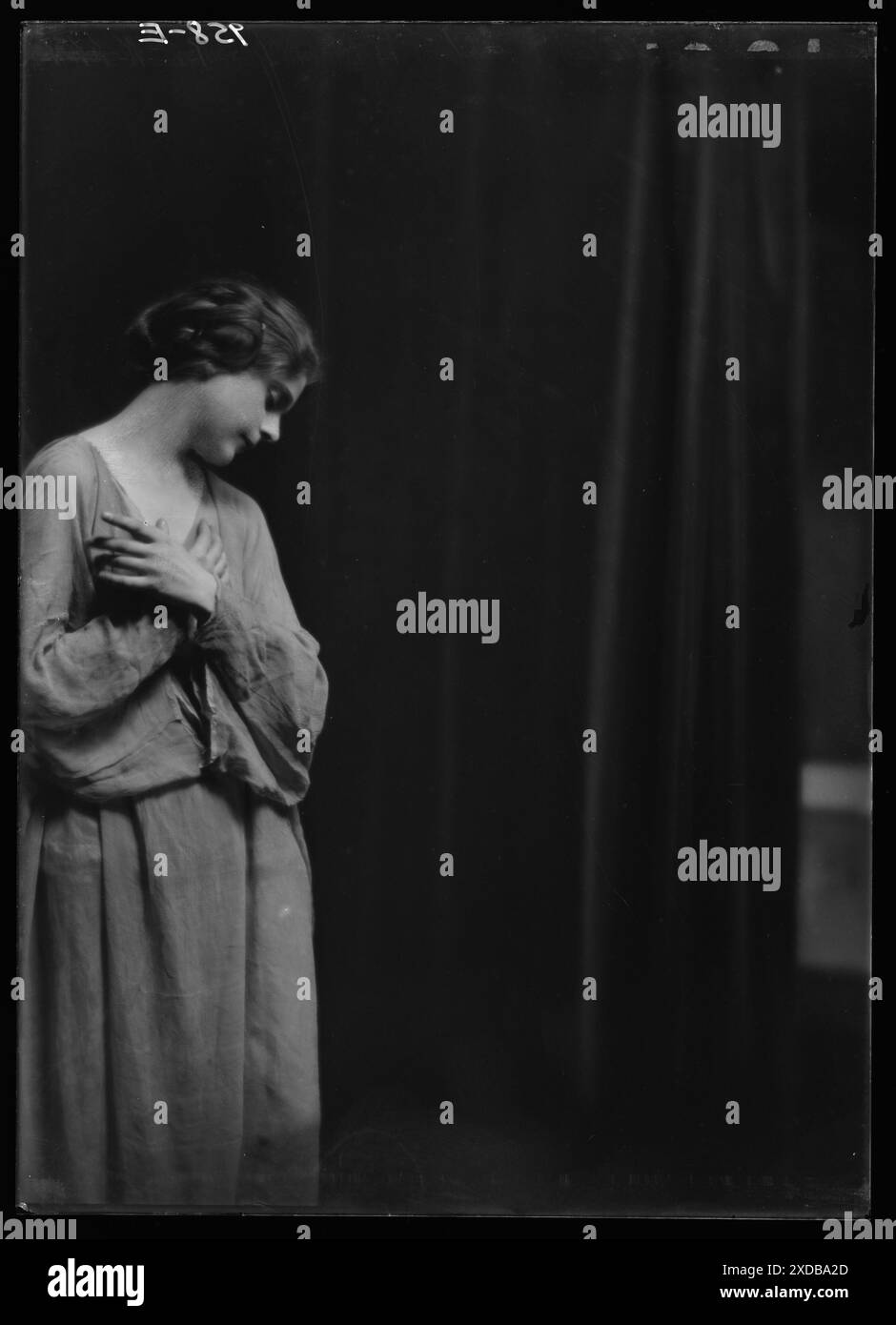 Isadora Duncan dancer. Genthe photograph collection Stock Photo - Alamy