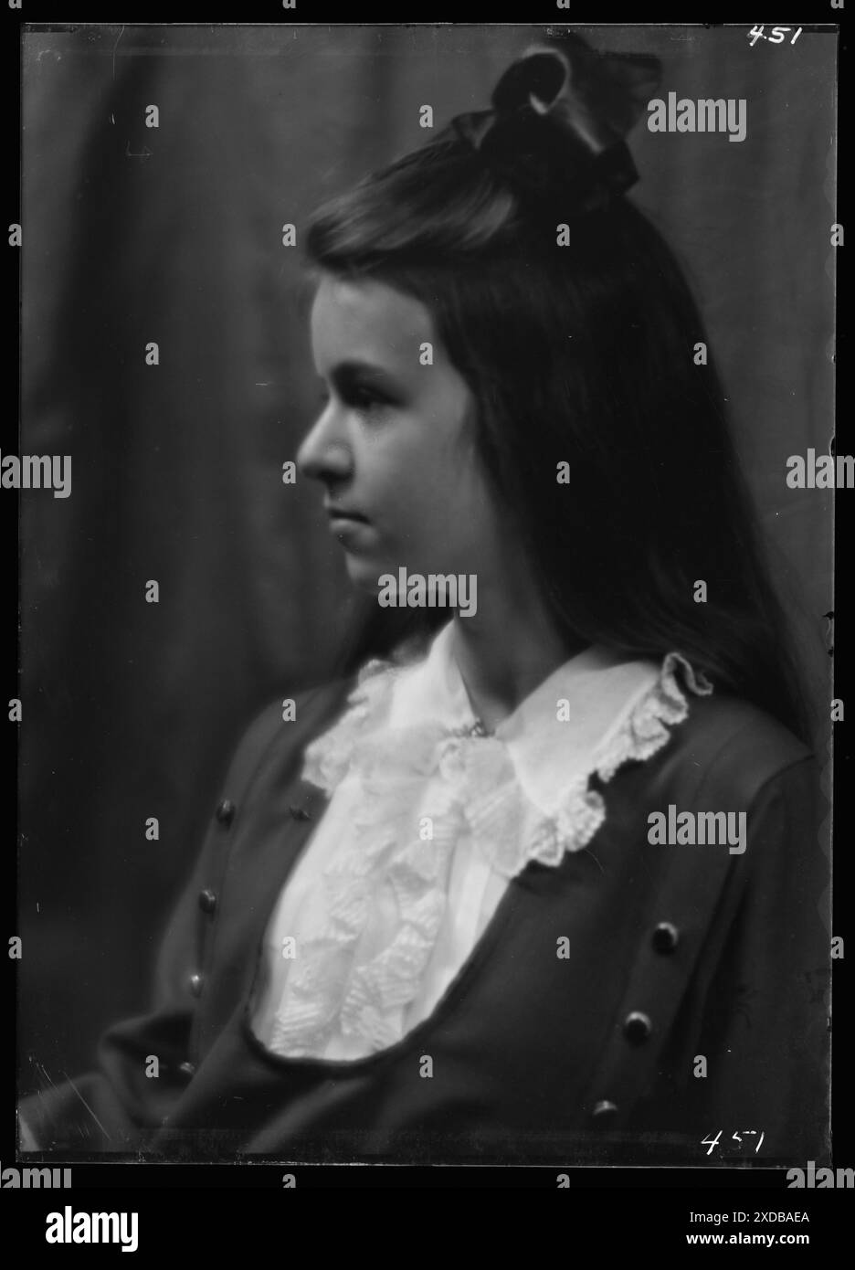 Bull, Fred, Mr., daughter of, portrait photograph. Genthe photograph ...
